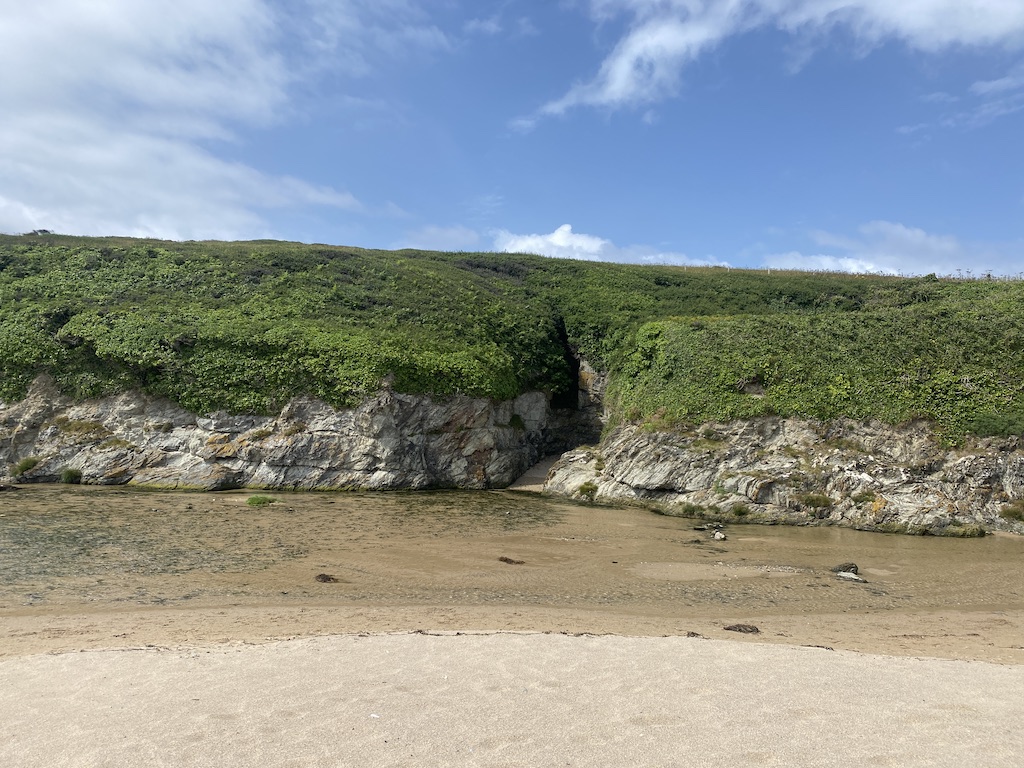 The complete guide to Holywell Bay, Cornwall – In Search of Everywhere